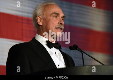 Rocky Bleier, Vietnam Veteran and Super Bowl Champion, addresses the ...