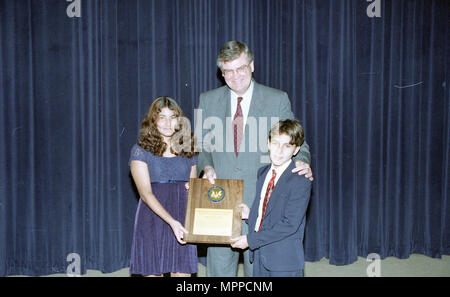 children accepting award Stock Photo - Alamy