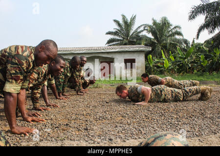 Soldiers with the Cameroonian Naval Commando Company conduct tourniquet ...