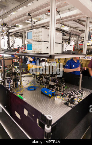 Details / view of the Ytterbium ion optical clock during Open House Day ...