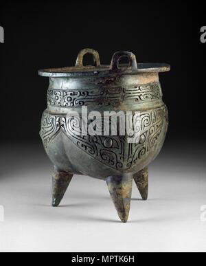 Bronze ritual vessel. Shang period, China, 12th century Stock Photo - Alamy