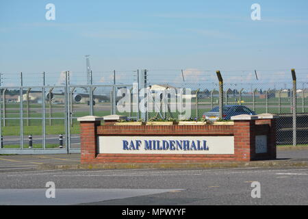 Gate sign at R A F Mildenhall US Airbase Stock Photo - Alamy