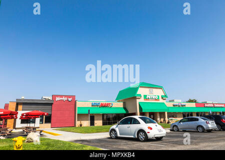 A Petro travel stop At Wheeler Ridge Tejon outlets along California's ...
