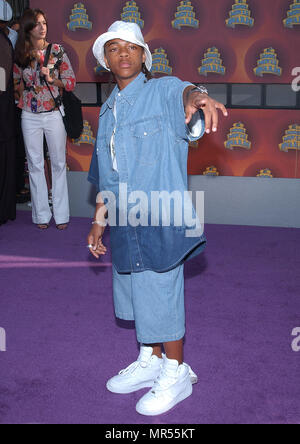 Bow Wow arrives at the 2002 MTV movie Awards at the Shrine Auditorium ...
