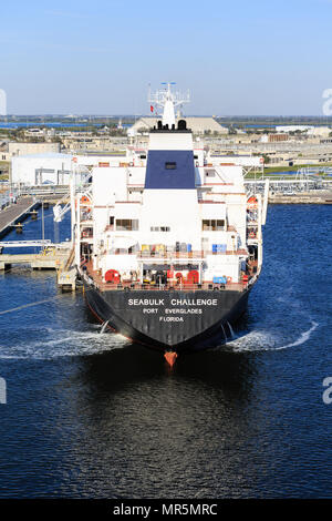 Seabulk Challenge freighter docked in Tampa Bay Stock Photo - Alamy