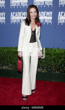 Cyndi Thomson arrives at the 36th Academy of Country Music Awards held ...