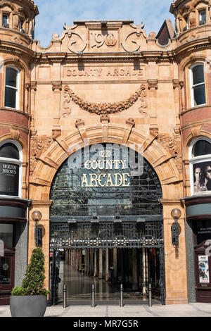 The grand entrance to the County Arcade in the Victoria Quarter ...