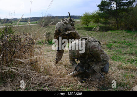 U.S. Soldiers with 588th Brigade Engineer Battalion, 3rd Brigade Combat ...