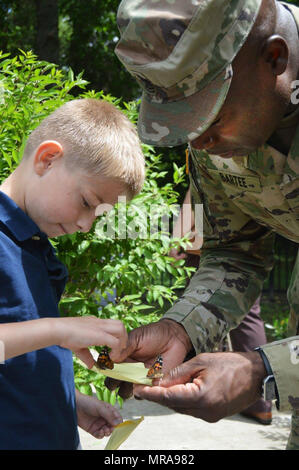 Command Sgt. Maj. Nathaniel J. Bartee Sr., command sergeant major, 1st ...