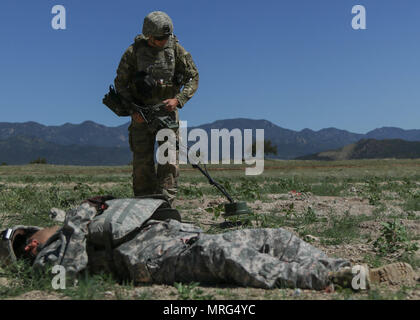 Staff Sgt. Gideon Schwartz, explosive ordnance disposal specialist ...