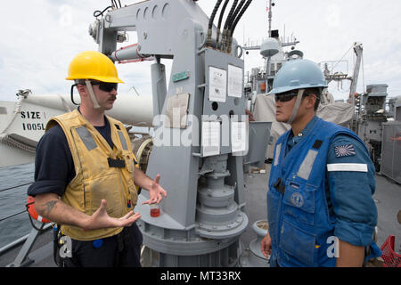 U.S. Navy Mineman Petty Officer 1st Class Daniel Gregware, Navy ...