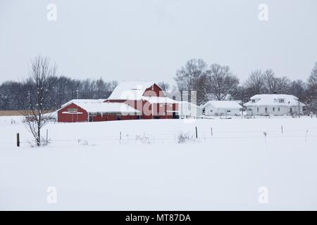 Iconic rural scenes of Midwest USA farm landscapes Stock Photo - Alamy