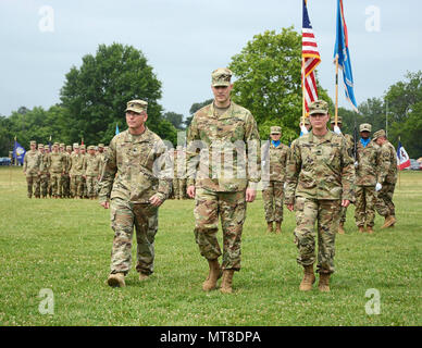 FORT MEADE, Md. -- Lt. Col Galen R. Kane, the outgoing commander of the ...