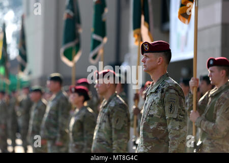Maj. Gen. E. John Deedrick, Jr., the 1st Special Forces Command’s ...