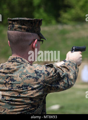 British Army radio operator during exercise, Britain, UK Stock Photo ...