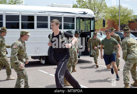 FORT CARSON, Colo. — 415th Infantry Regiment Army Reserve drill ...