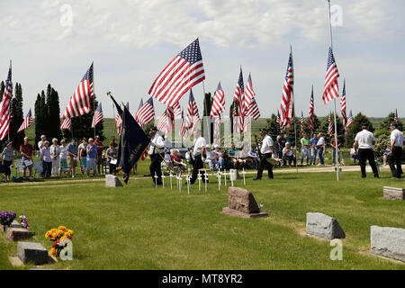 Quimby, IOWA, USA. 28th May, 2017. Approximately 60 people attended the ...