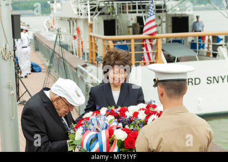 Lieutenant Colonel Richard Cole, the last living veteran of the ...