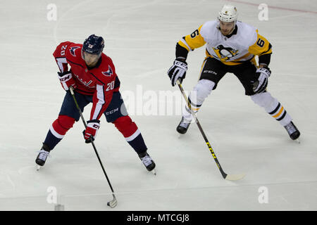 Washington Capitals' Lars Eller (20) starts the rush against the ...
