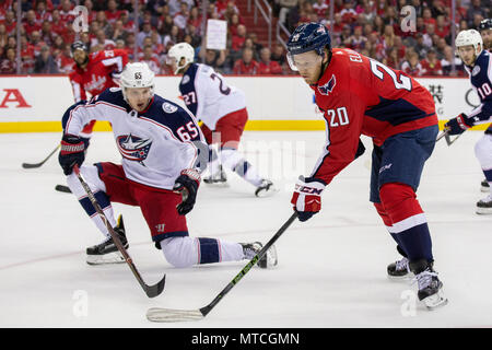 Washington Capitals' Lars Eller (20) starts the rush against the ...