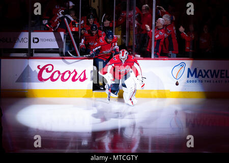 Capitals goaltender Braden Holtby (70), Capitals left wing Alex ...
