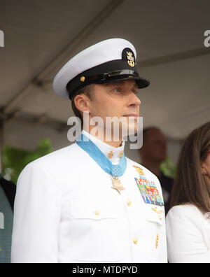 Retired Master Chief Special Warfare Operator Edward C. Byers, Jr ...