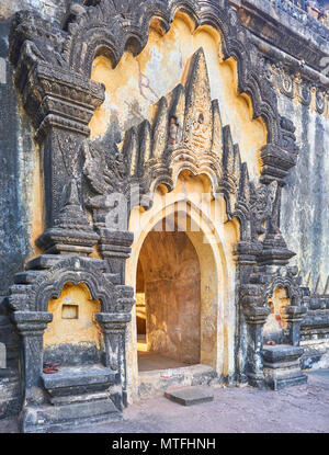 Shwegu Gyi Phaya, Old Bagan, Myanmar Stock Photo - Alamy