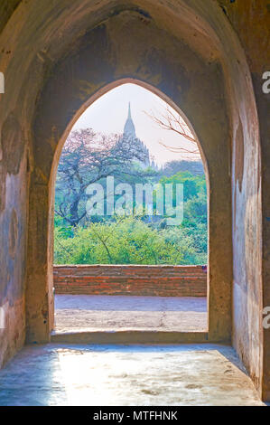 Shwegu Gyi Phaya, Old Bagan, Myanmar Stock Photo - Alamy
