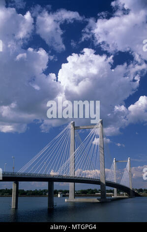 Ed Hendler Bridge in Kennewick crossing the Columbia River, WA Stock ...