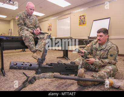 Army Reserve Sgt. David Scalzo, a training noncommissioned officer ...