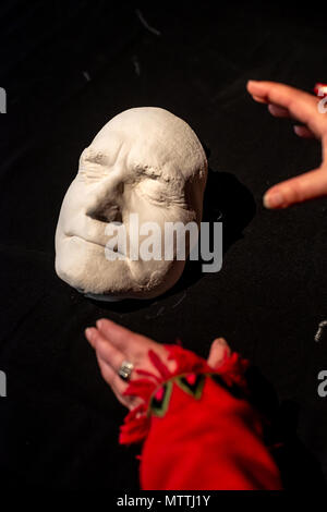 The death mask of Albert Pierrepoint, the UK's most famous hangman ...