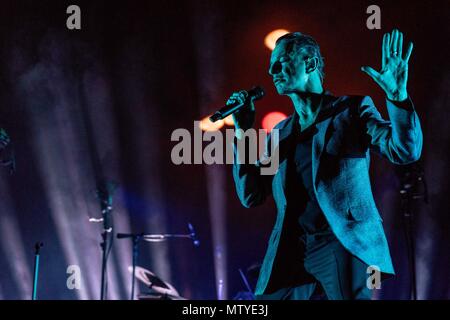 Sacramento, California, USA. 24th May, 2018. DAVE GAHAN of Depeche Mode ...