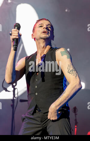 Sacramento, California, USA. 24th May, 2018. DAVE GAHAN of Depeche Mode ...