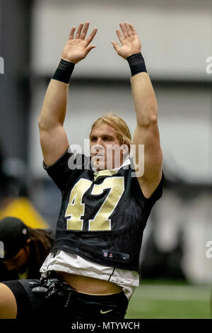 New Orleans Saints center Alex Pihlstrom (65) during an NFL preseason ...