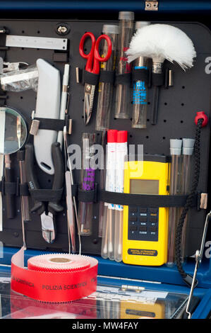 Italy, Polizia Scientifica, Portable Police Forensic Laboratory in ...