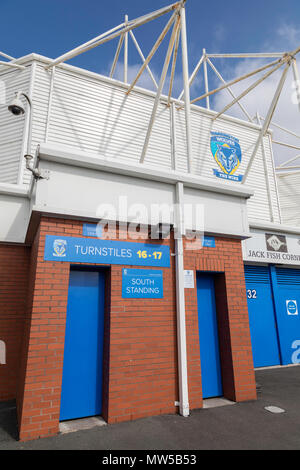 Warrington Wolves rugby league team stadium the Halliwell Jones stadium ...