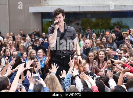 SHAWN MENDES: LIVE IN CONCERT, Shawn Mendes, 2020. © Netflix / Courtesy ...