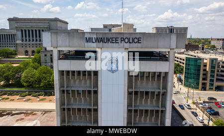 Milwaukee Police Department District 1 and Milwaukee Municipal Court ...