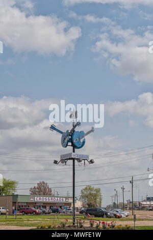 The crossroads of Highways 61 and 49, where blues guitar player Robert ...