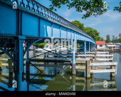 Cookham Bridge, Cookham, nr Maidenhead, Berkshire, England, UK, GB ...