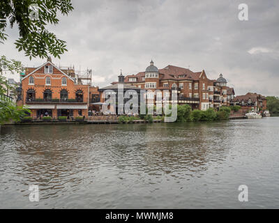 Cote Brasserie on the River Thames at Windsor/Eton, Berkshire Stock ...
