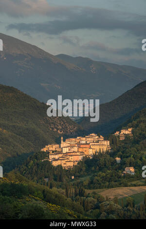 View at sunset, Village of Preci, Valnerina, Umbria, Italy, Europe ...