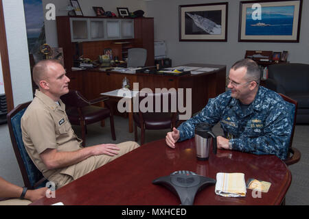 SAN DIEGO (Nov. 09, 2016) Master Chief Petty Officer of the Navy (MCPON ...