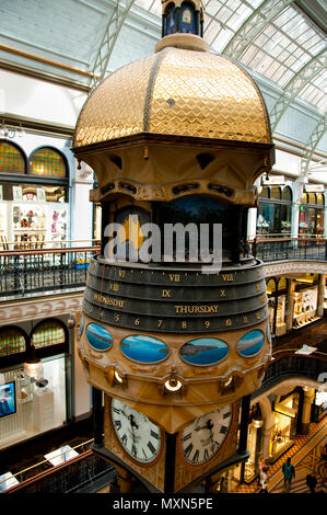 Great Australia Clock at QVB, Interior of the Queen Victoria Building ...