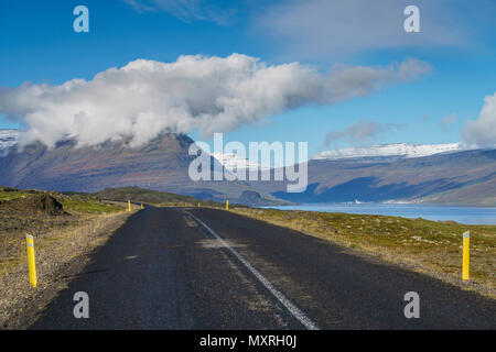 Empty Road, Vattarnes, Reydarfjordur, Eastern Iceland Stock Photo - Alamy