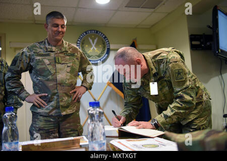 Lt. Gen. Stephen J. Townsend, commanding general, XVIII Airborne Stock Photo: 172145843 - Alamy