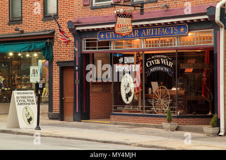 Union drummer boy in Civil War reenactment Stock Photo - Alamy