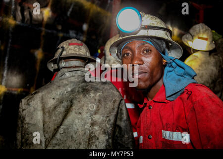 Underground Platinum Chrome miners drilling blast holes Stock Photo - Alamy