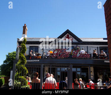 The Red Lion Pub in Southampton. One of the oldest pubs in the UK the ...