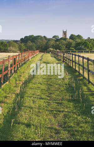 Single point countryside perspective Stock Photo - Alamy
